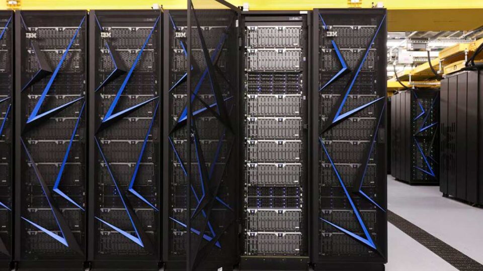 ابر رایانه IBM یکی از قدرتمند ترین کامپیوترهای محاسباتی دنیا